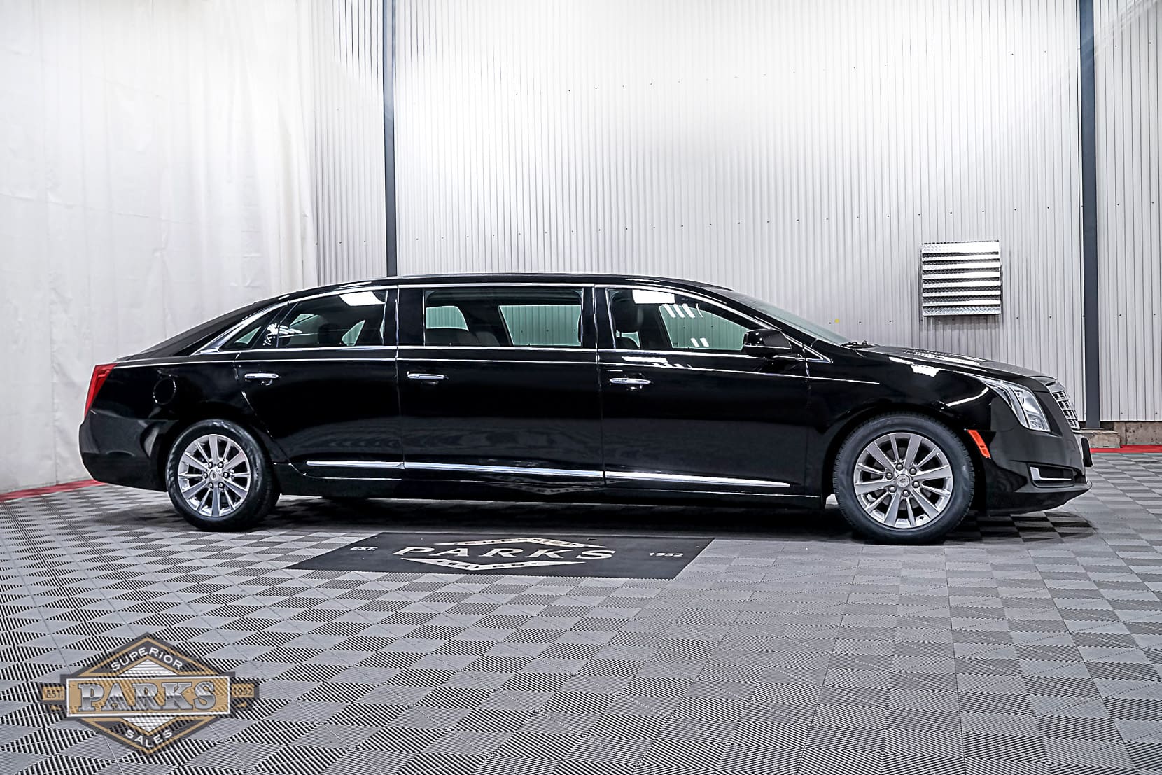 2014 Cadillac Superior Coach XTS Limousine - Parks Superior Sales