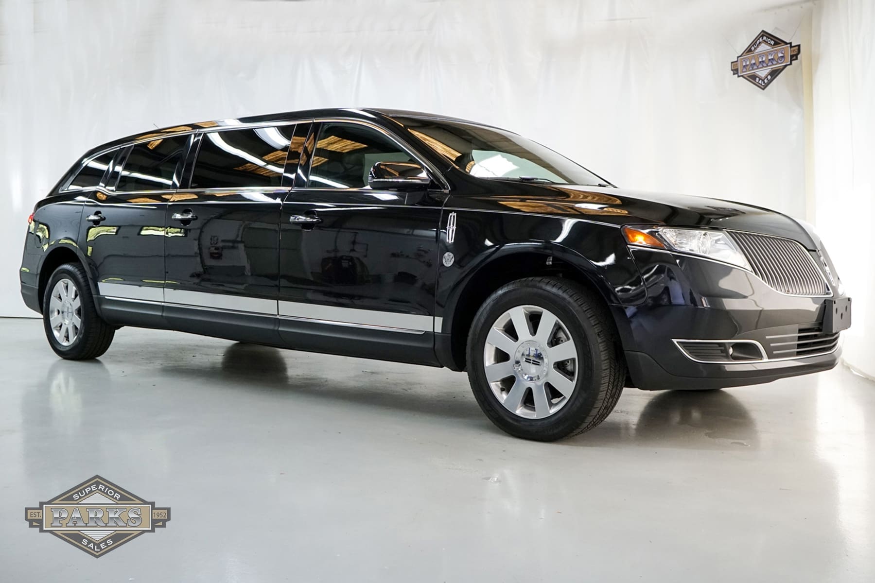 2014 Lincoln Federal Coach MKT Limousine - Parks Superior Sales